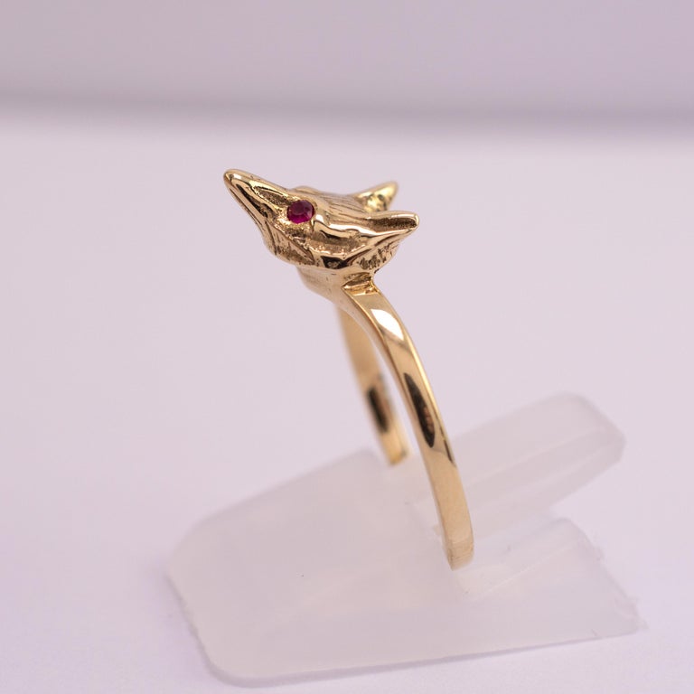Ruby Fox Head Ring 9 Karat Yellow Gold For Sale at 1stDibs