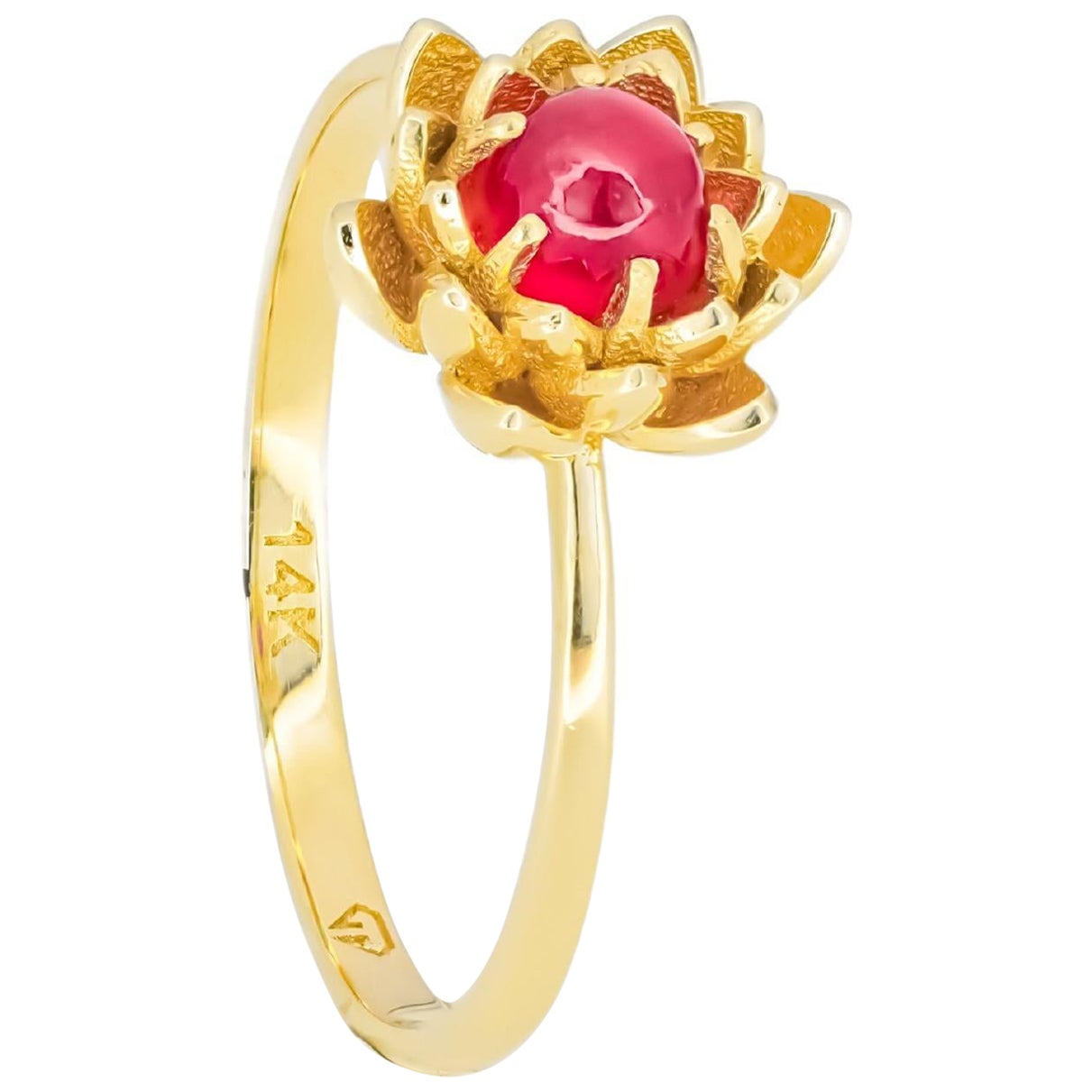 Genuine ruby cabochon and pearl ring in 14k gold. For Sale at 1stDibs