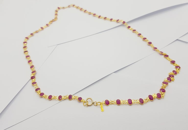 Ruby Necklace Set in 18 Karat Gold Settings For Sale at 1stDibs