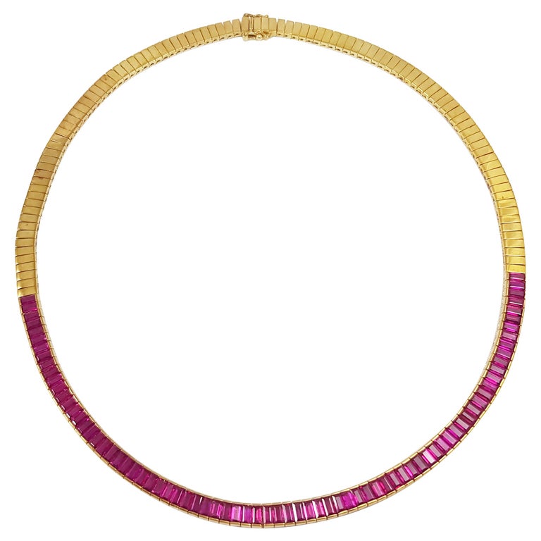 Ruby Necklace Set in 18 Karat Gold Settings For Sale at 1stDibs