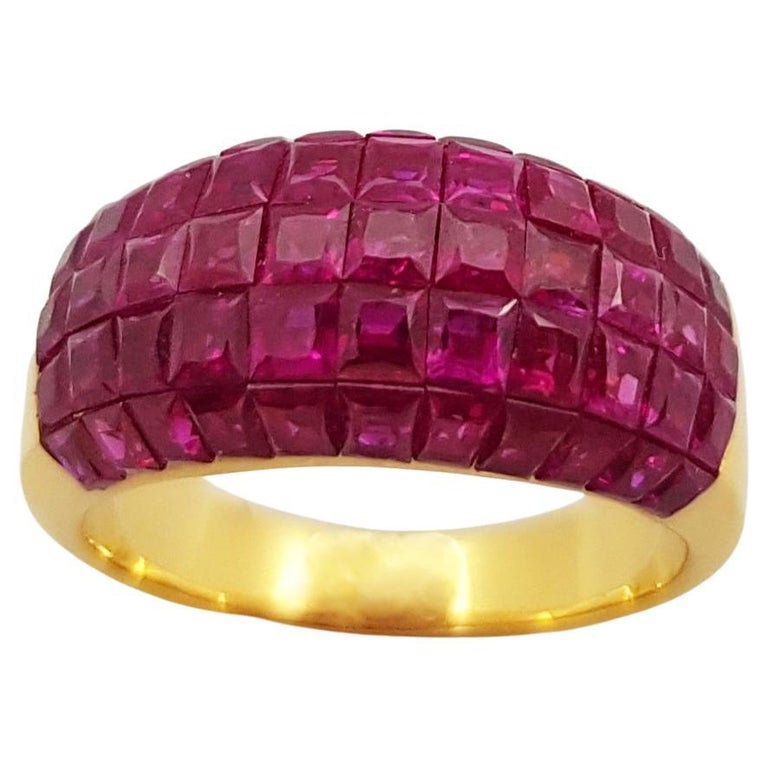 Ruby Ring Set in 18 Karat Gold Settings For Sale at 1stDibs
