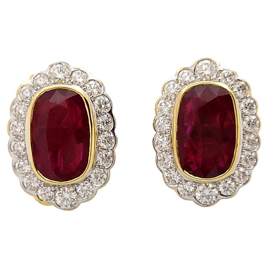 Peridot with Diamond Earrings set in 18K Gold Settings For Sale at 1stDibs