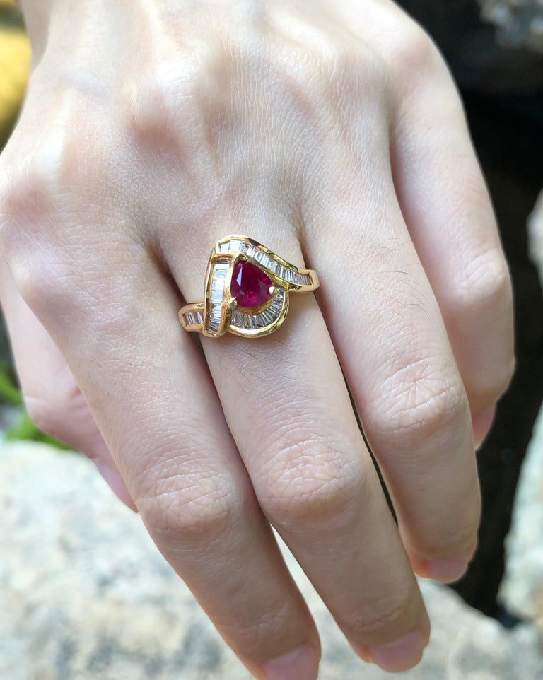 Ruby with Diamond Ring Set in 18 Karat Gold Settings For Sale at 1stDibs