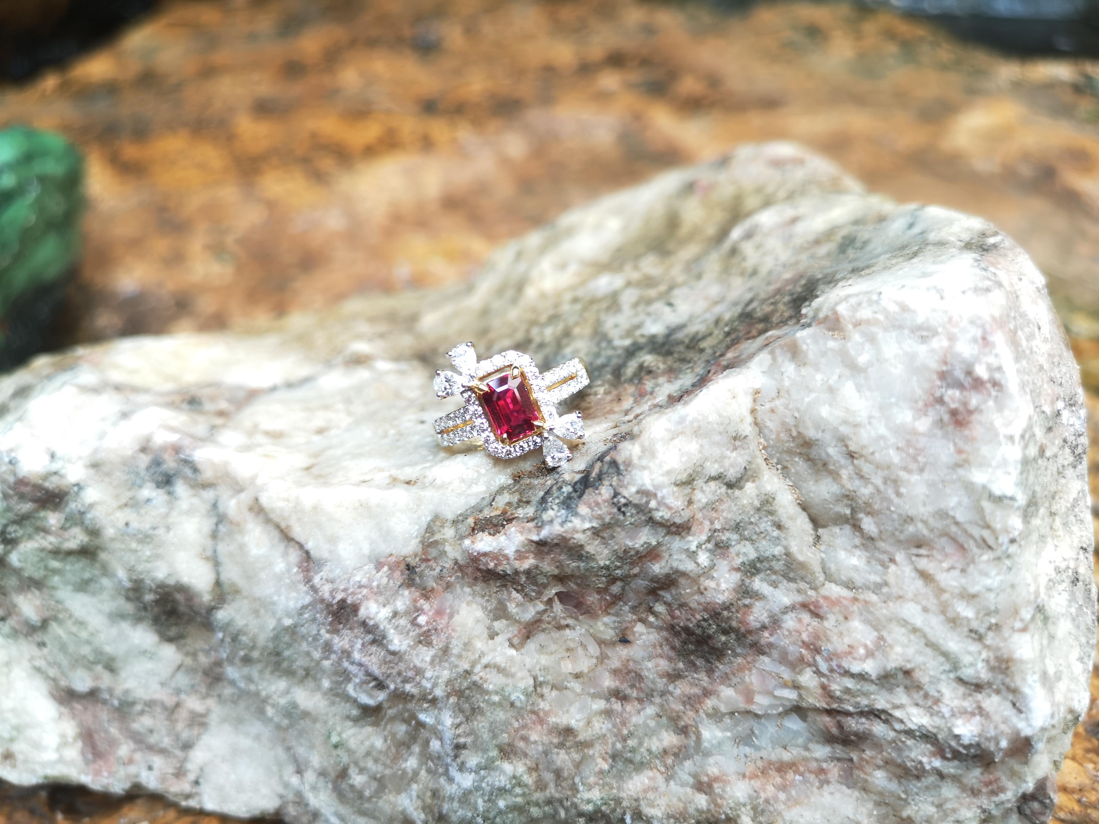 Ruby with Diamond Ring Set in 18 Karat Gold Settings For Sale at 1stDibs