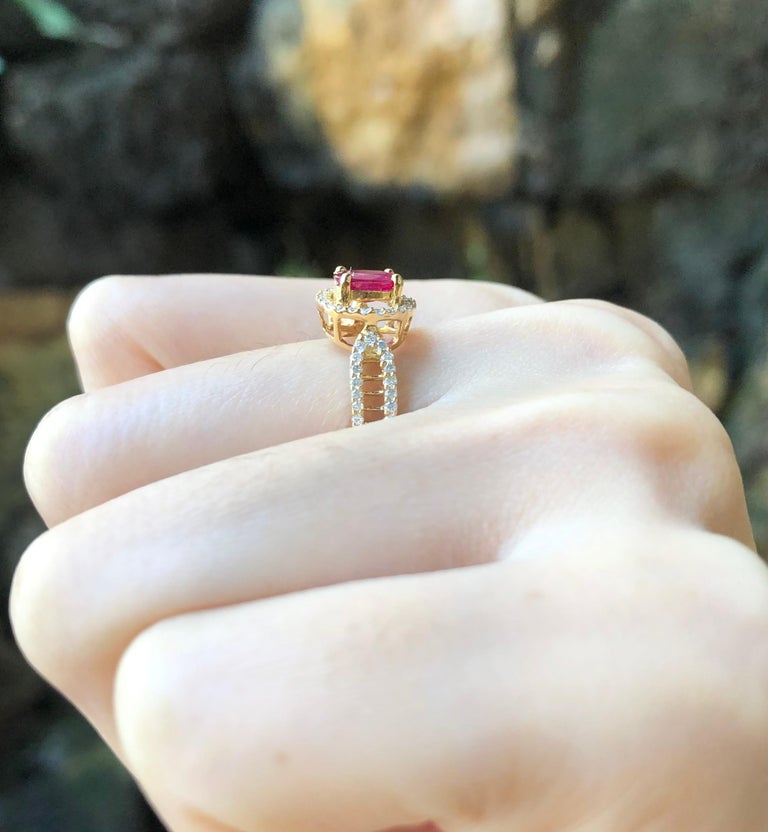 Ruby with Diamond Ring set in 18 Karat Gold Settings For Sale at 1stDibs