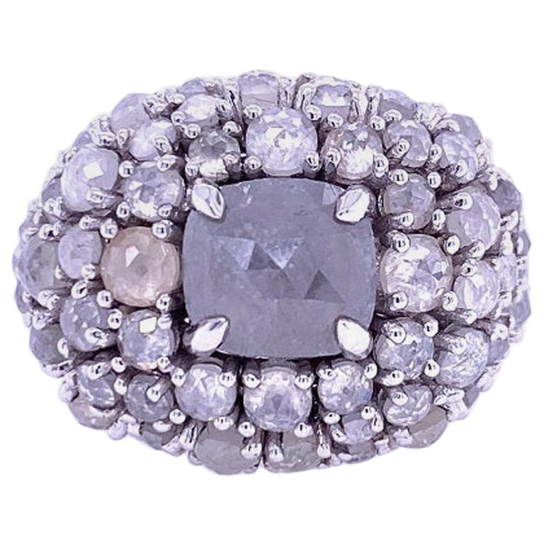 Vivaan Icy Diamond Gold Ring For Sale at 1stDibs
