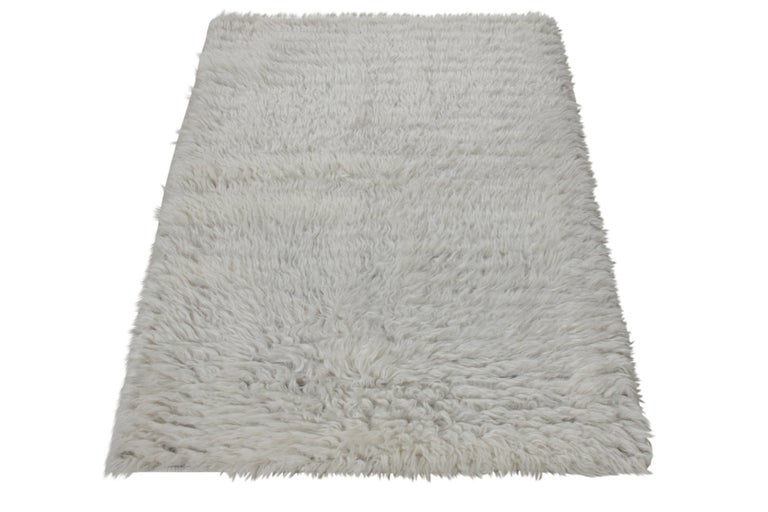Rug and Kilim’s Moroccan Style Shag Rug in Solid Gray-White, High Pile ...