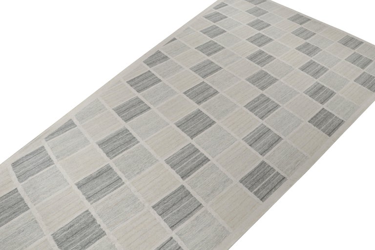 Rug and Kilim’s Scandinavian Style Trapezoid Kilim in Gray with ...
