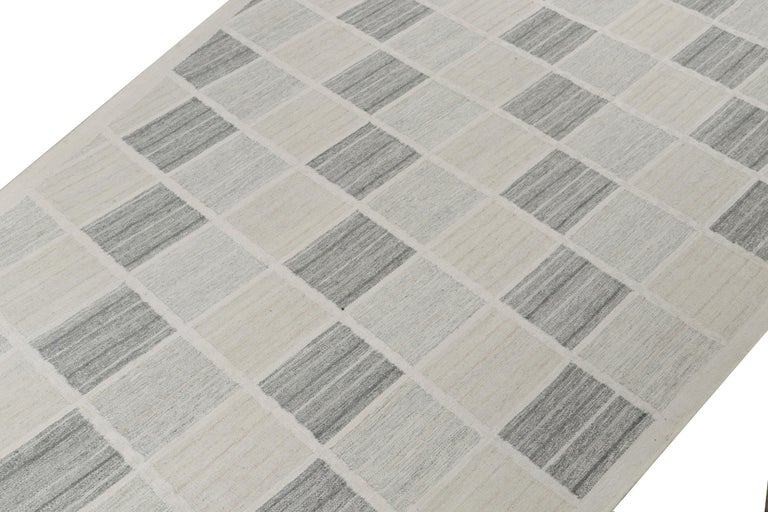 Rug and Kilim’s Scandinavian Style Trapezoid Kilim in Gray with ...