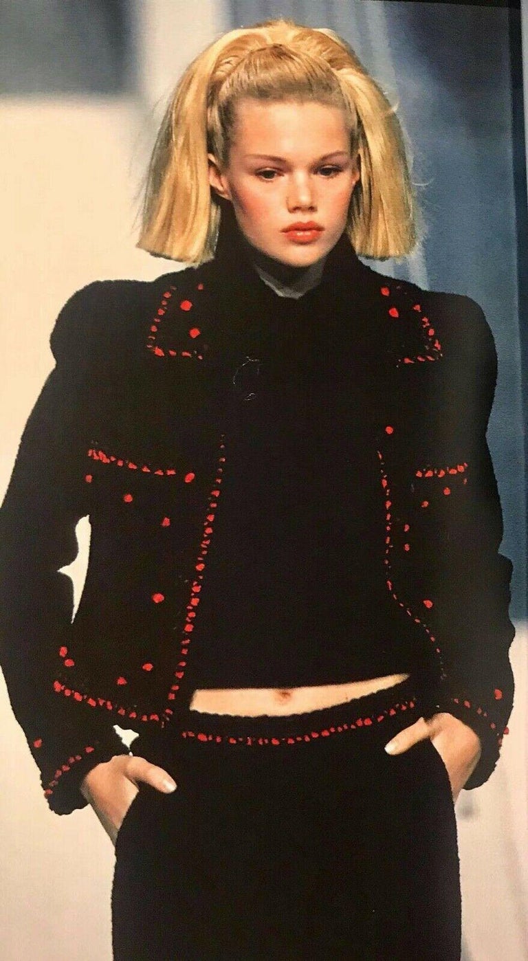 runway CHANEL 97A blue wool tweed multicolor pom-pom adorned crop ...