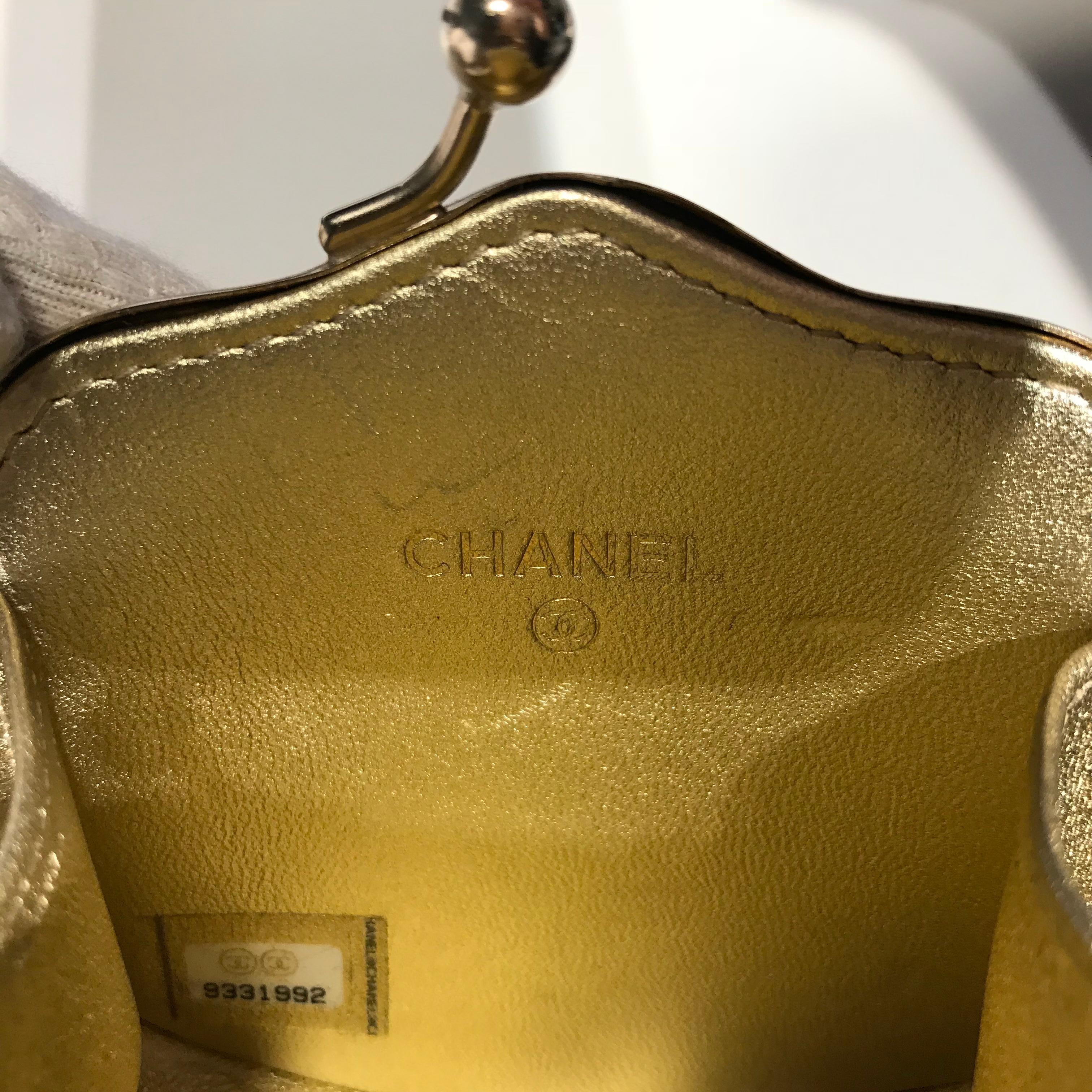 Runway Chanel Gold Chain Tassel Shell Coin Purse For Sale at 1stDibs ...