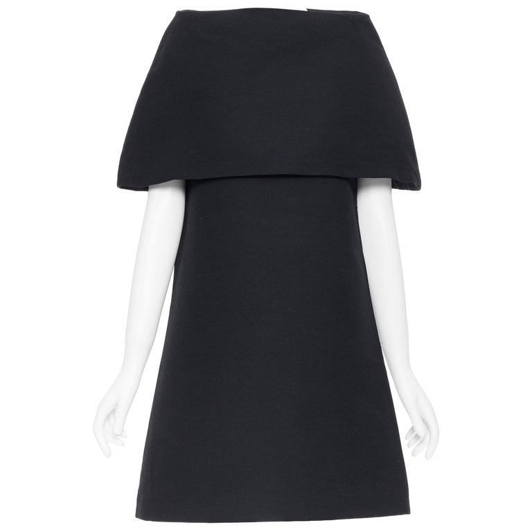 runway YVES SAINT LAURENT AW10 Stefano Pilati black wool capelet dress ...