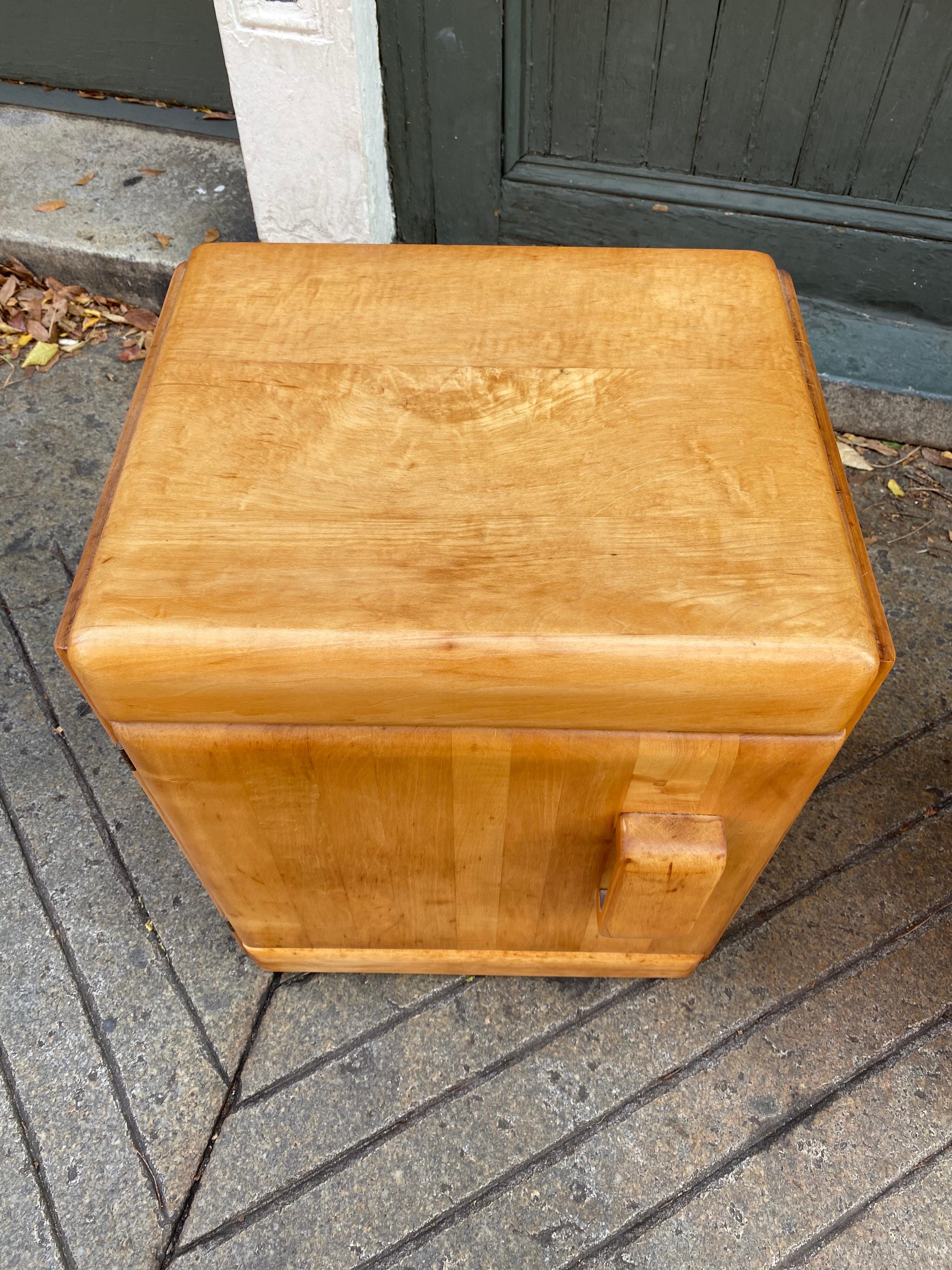 Russel Wright Pair of American Modern Solid Maple Nightstands at 1stDibs