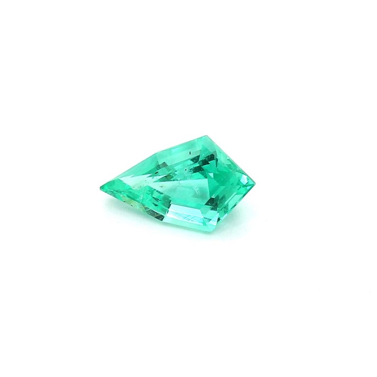 Russian Emerald Ring Gem 0.83 Carat Weight ICL Certified For Sale at ...