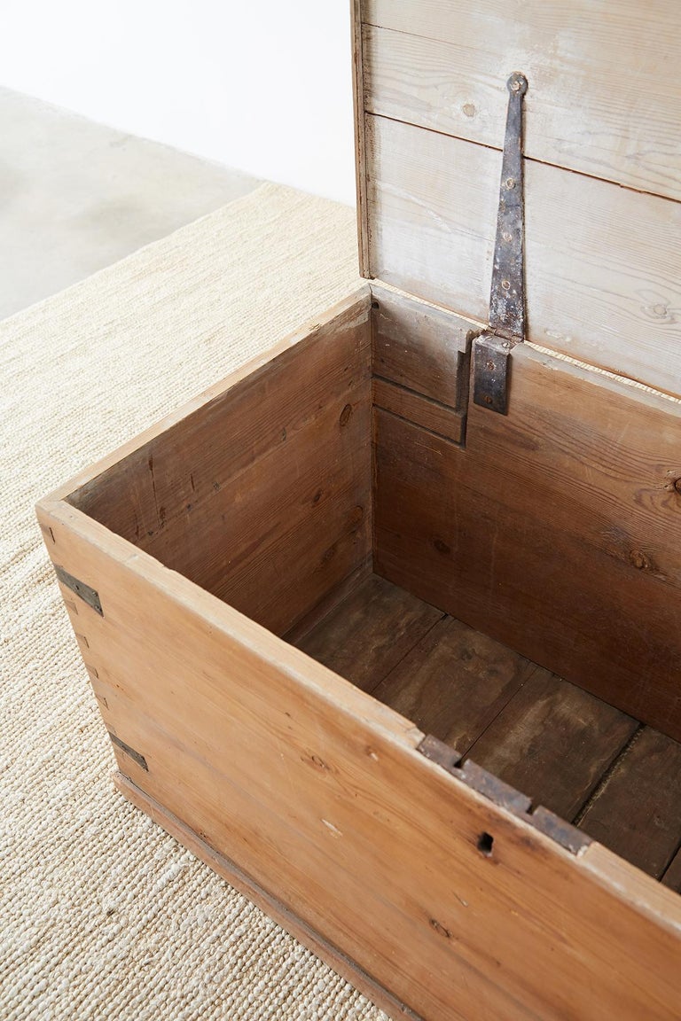 Rustic 19th Century English Pine Blanket Chest For Sale at 1stDibs