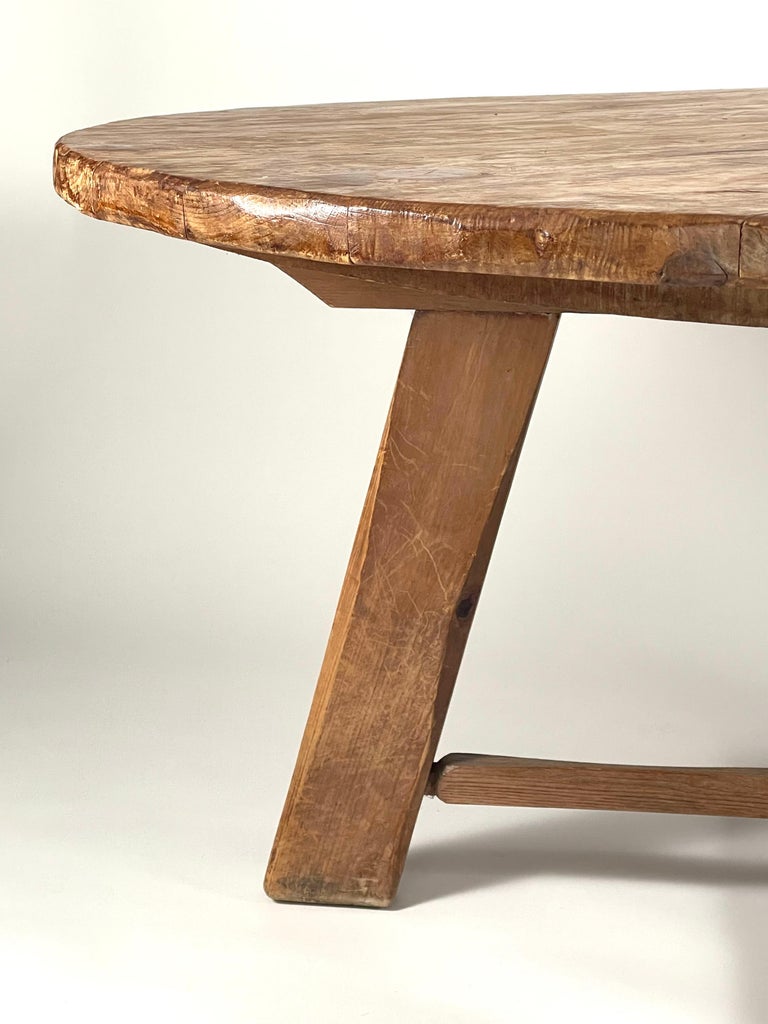 Rustic Carved Pine Round Dining Table For Sale at 1stDibs