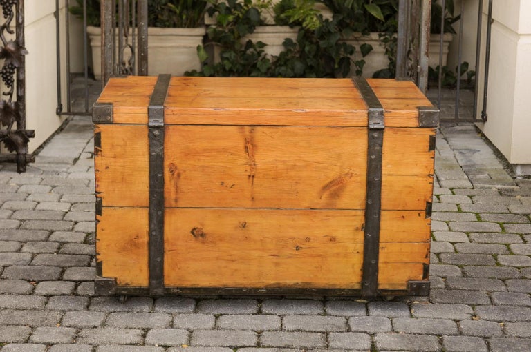 Rustic English 1820s Georgian Pine Trunk with Tin-Lined Interior and ...