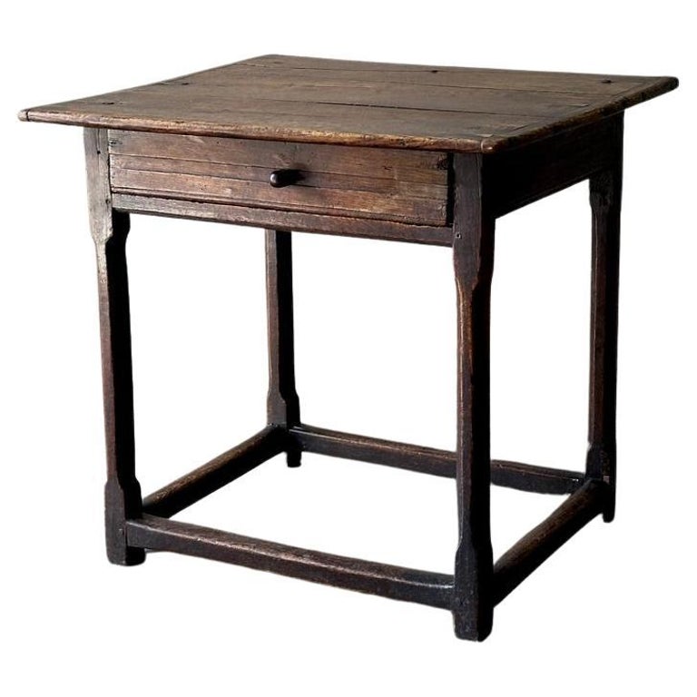 Rustic English 18th Century Oak Side Table For Sale at 1stDibs