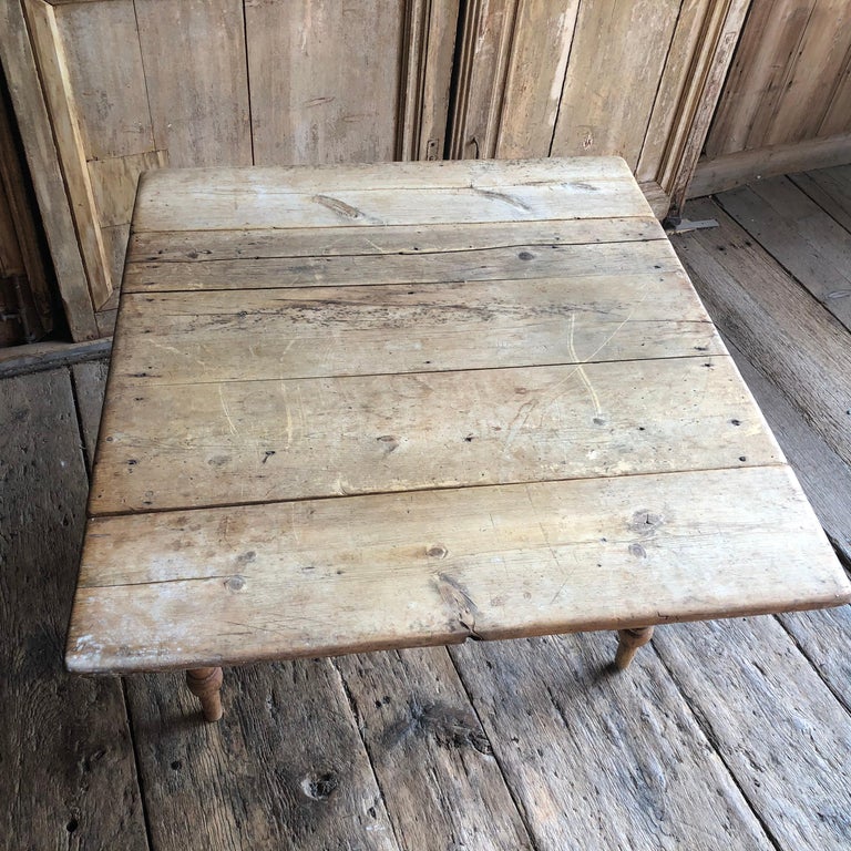 Rustic Scrubbed Pine Drop-Leaf Table, 19th C For Sale at 1stDibs