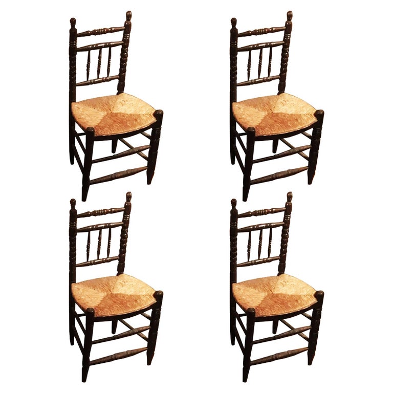 Chaises espagnoles rustiques en bois tourné et assise en paille, lot de ...