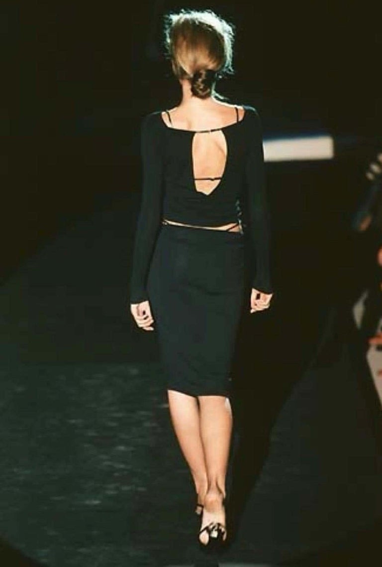 S/S 1998 Gucci by Tom Ford Runway G Logo Buckle Navy Stretch Knit Top ...