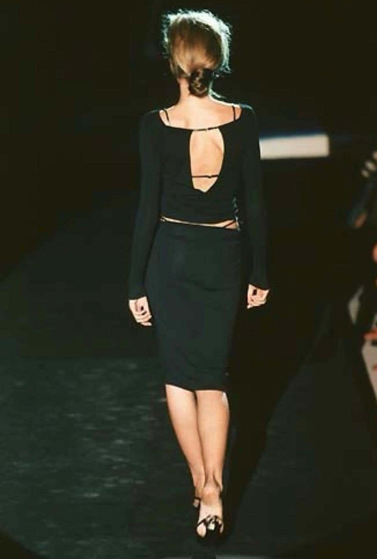 S/S 1998 Gucci by Tom Ford Runway G Logo Buckle White Stretch Knit Top ...