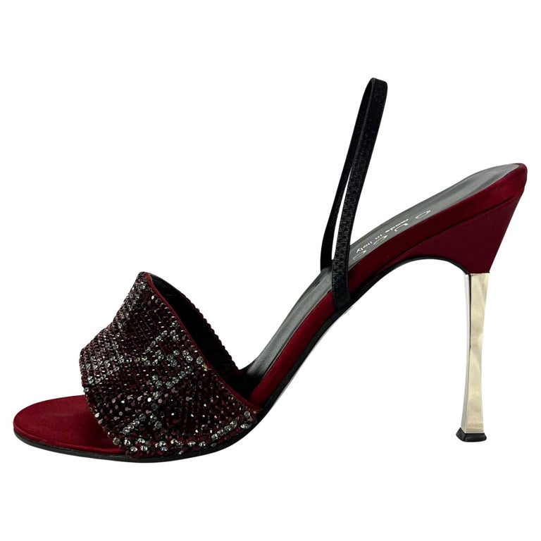 S/S 1998 Gucci Tom Ford Red Crystal 'GG' Heels Size 38C For Sale at 1stDibs