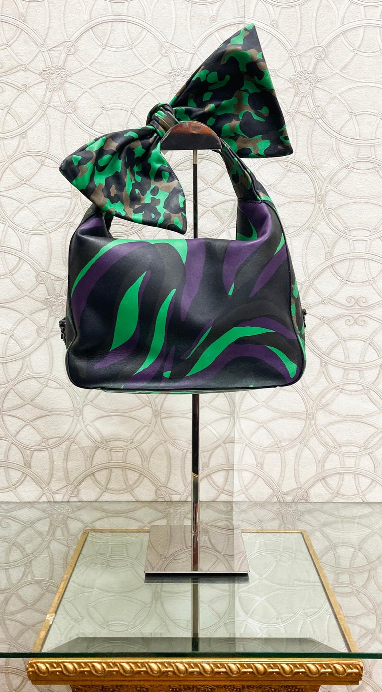 S/S 2016 Look # 11 NEW VERSACE GREEN MILITARY LEATHER BAG For Sale at ...