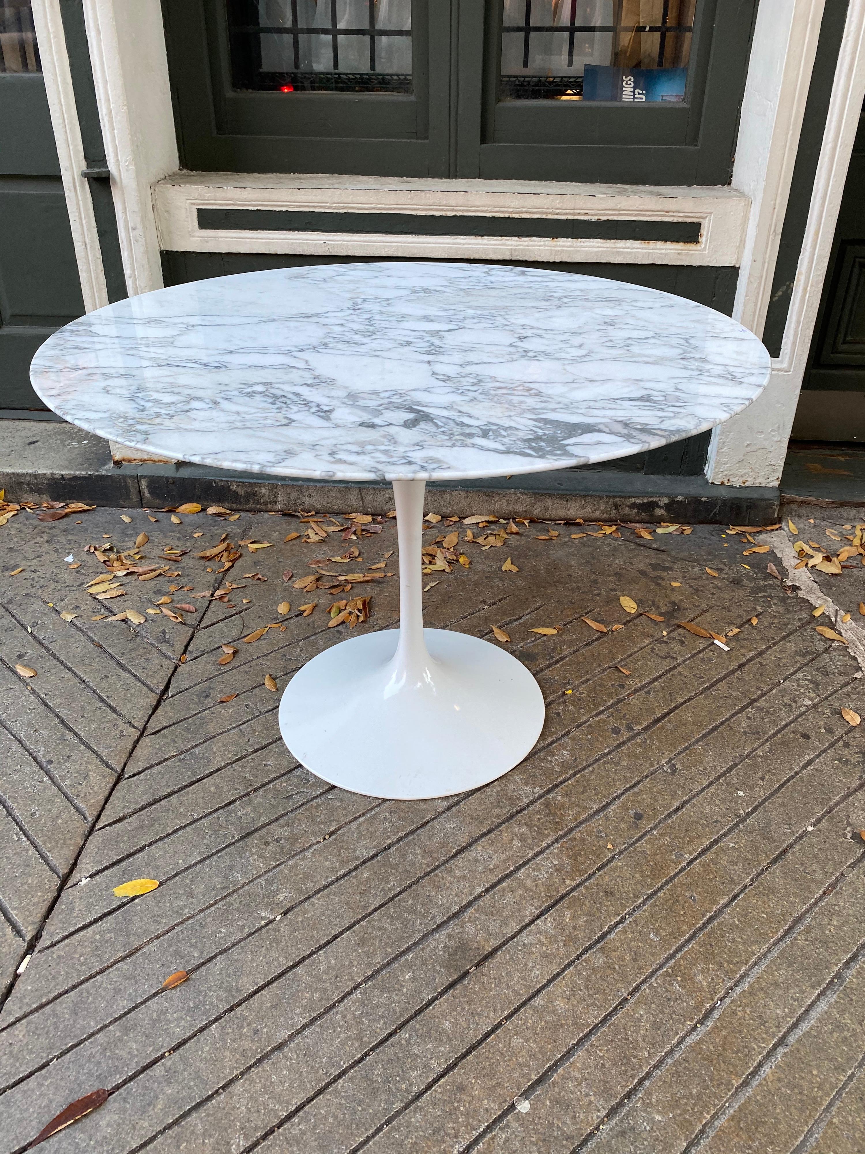 Saarinen for Knoll Marble Dining Table at 1stDibs