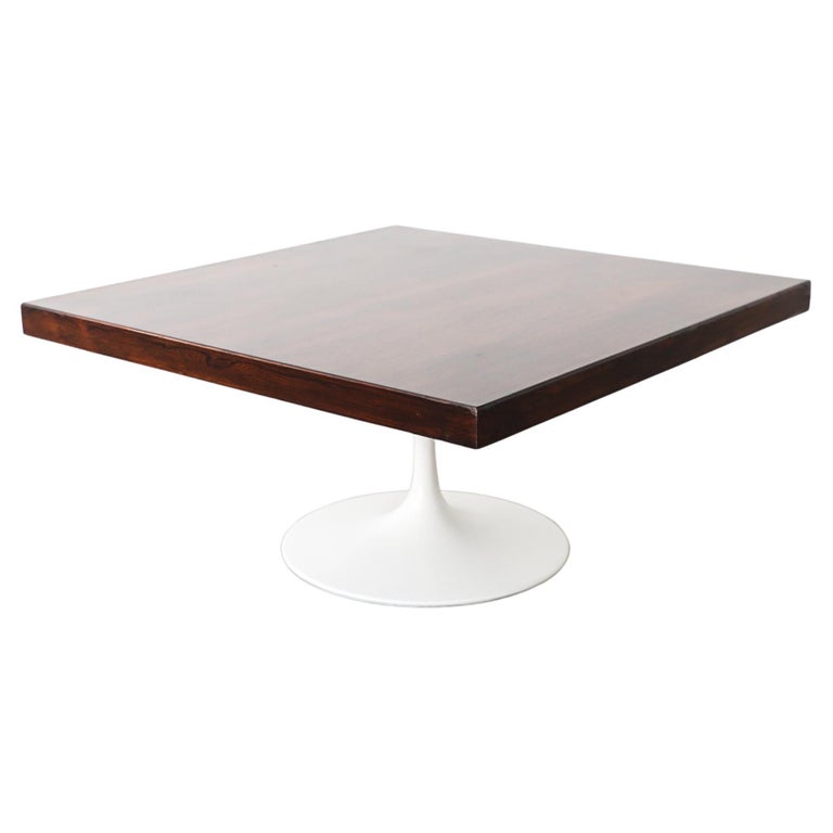 Saarinen Style Rosewood Coffee Table with Tulip Base For Sale at 1stDibs