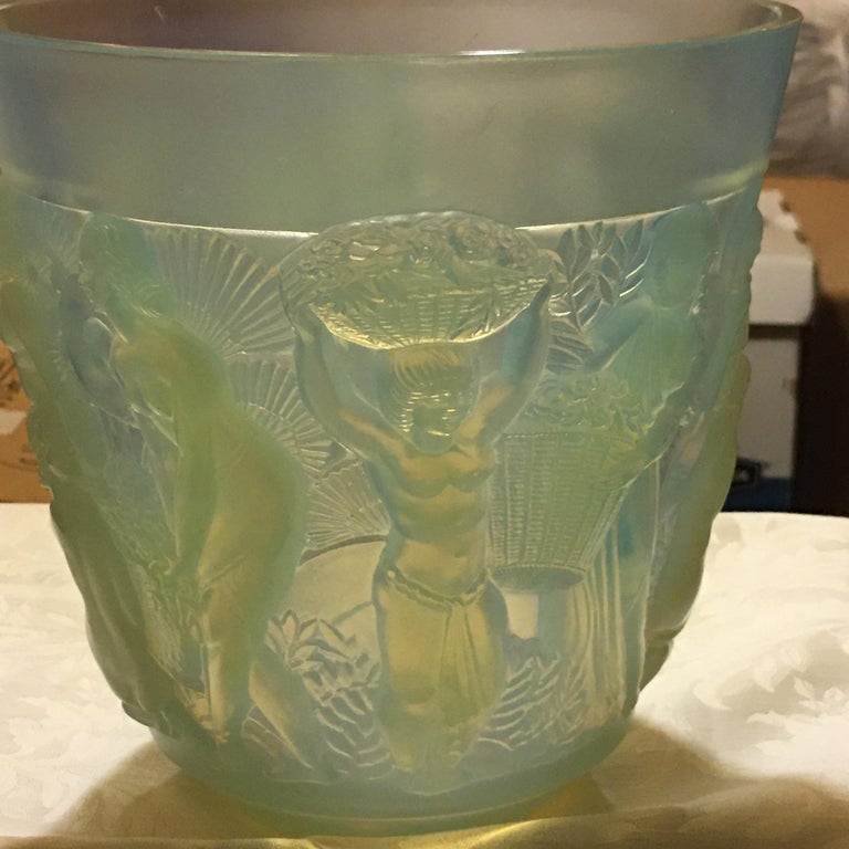 Sabino Opalescent Glass Abundance Vase For Sale at 1stDibs