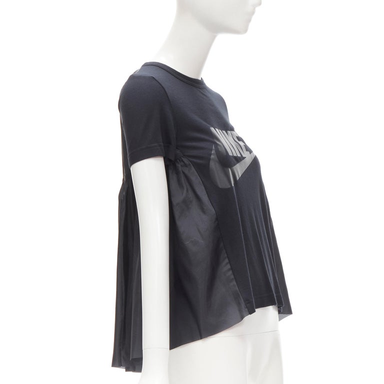 SACAI NIKE black logo print flared back tshirt S For Sale at 1stDibs