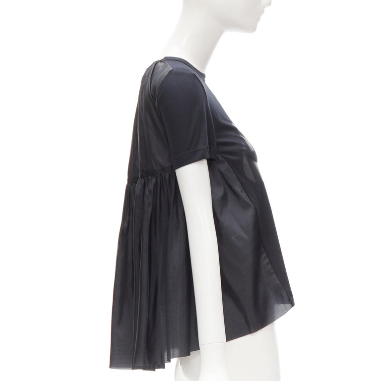 SACAI NIKE black logo print flared back tshirt S For Sale at 1stDibs