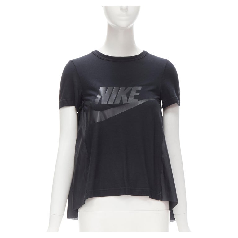 SACAI NIKE black logo print flared back tshirt S For Sale at 1stDibs