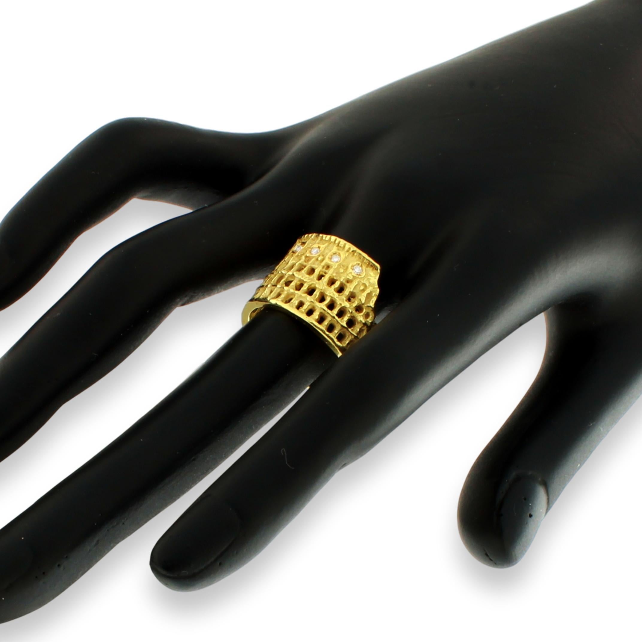 Sacchi Roman Colosseum Ring 18 Karat Yellow Gold and Diamonds Gemstone ...