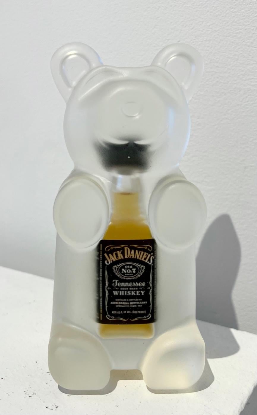 Sahara Novotny - Jack Daniels - Ours Gummy Bear en vente sur 1stDibs