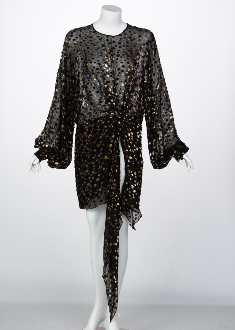 Saint Laurent - Mini robe tunique en soie noire transparente et dorée ...