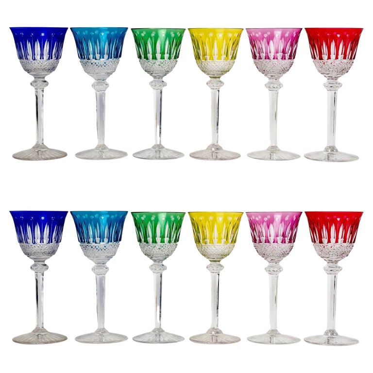 Ensemble de 12 verres en cristal coloré gravé Roemer Tommy de Saint ...