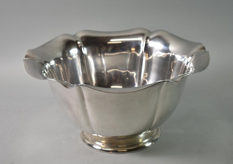 Salem Sterling Silver Bowl Scalloped Edge For Sale at 1stDibs