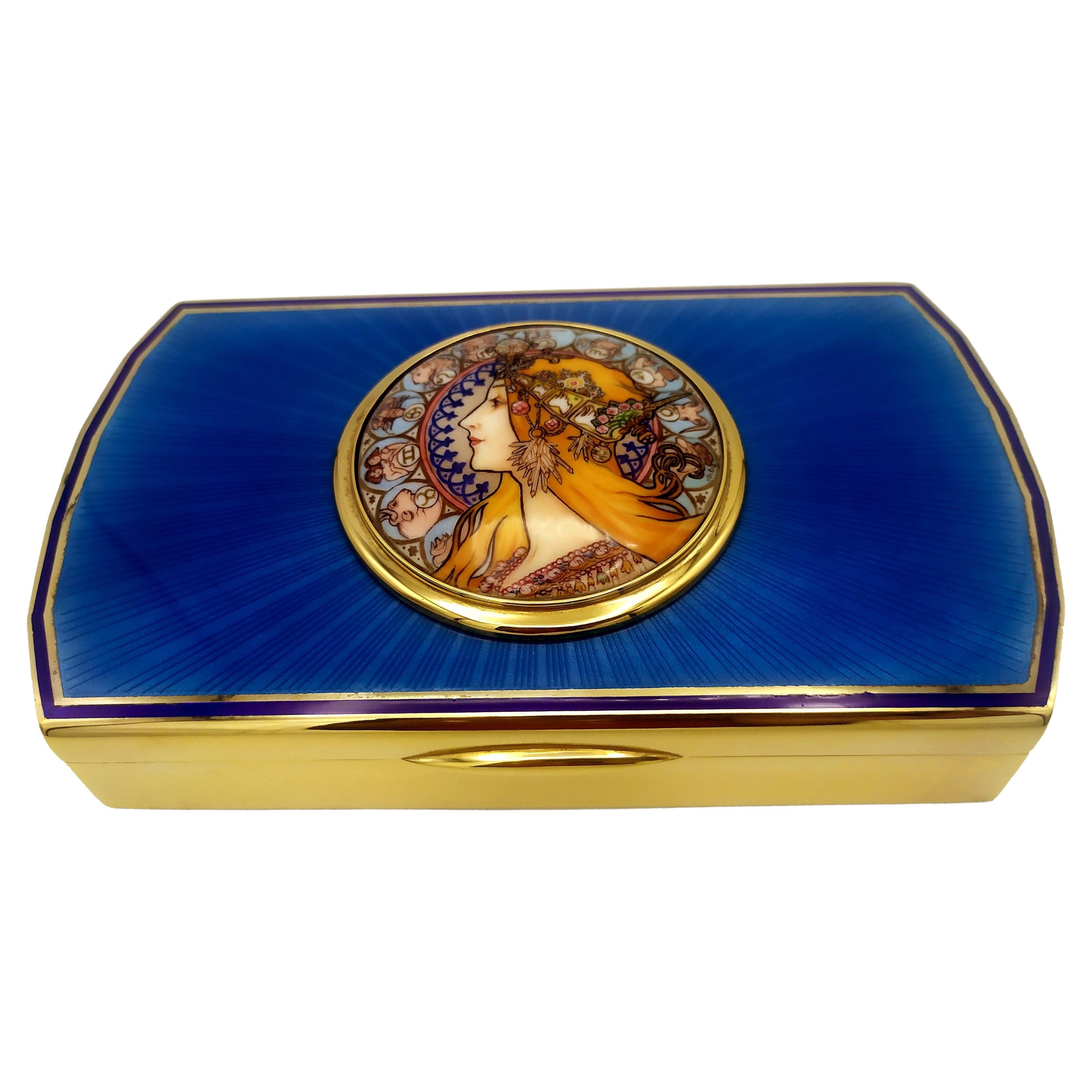Italian Renaissance Style Lacquered Box For Sale at 1stDibs
