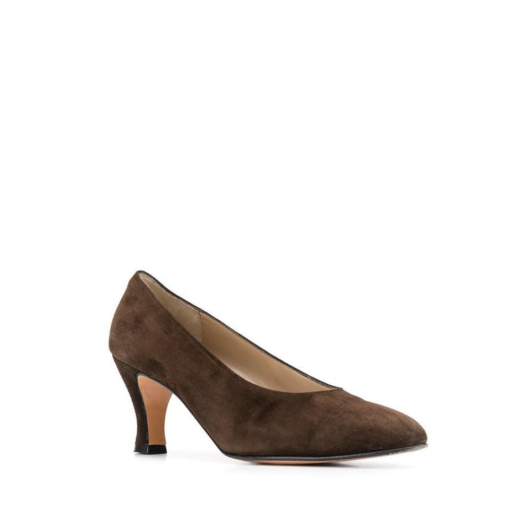 Salvatore Ferragamo Vintage brown suede 90s pumps For Sale at 1stDibs