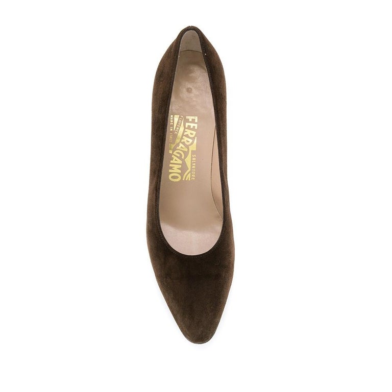 Salvatore Ferragamo Vintage brown suede 90s pumps For Sale at 1stDibs