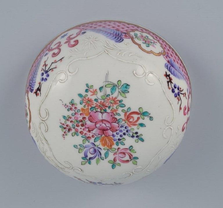 Samson, France, Large Porcelain Lid Bojan in Oriental Style For Sale at ...