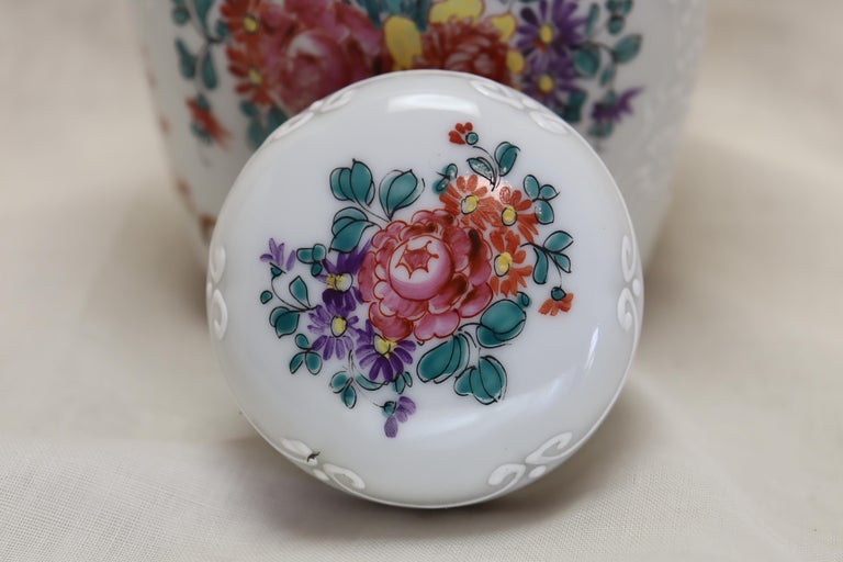 Samson of Paris armorial tea canister For Sale at 1stDibs
