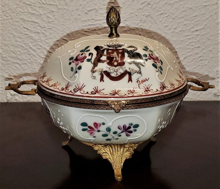 Samson Paris Signed Porcelain Trinket Box For Sale at 1stDibs