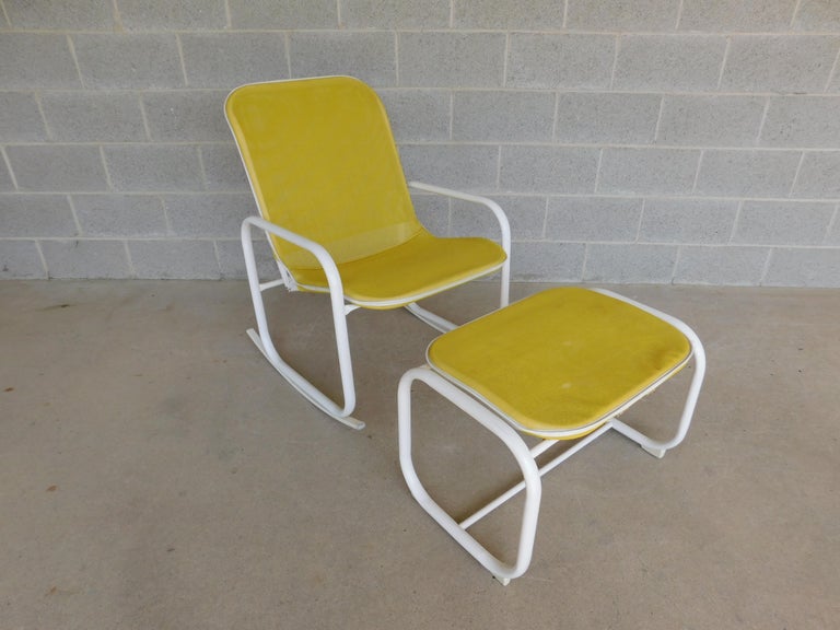 Samsonite Vintage Mid-Century Modern Rocking Chair and Foot Stool For ...