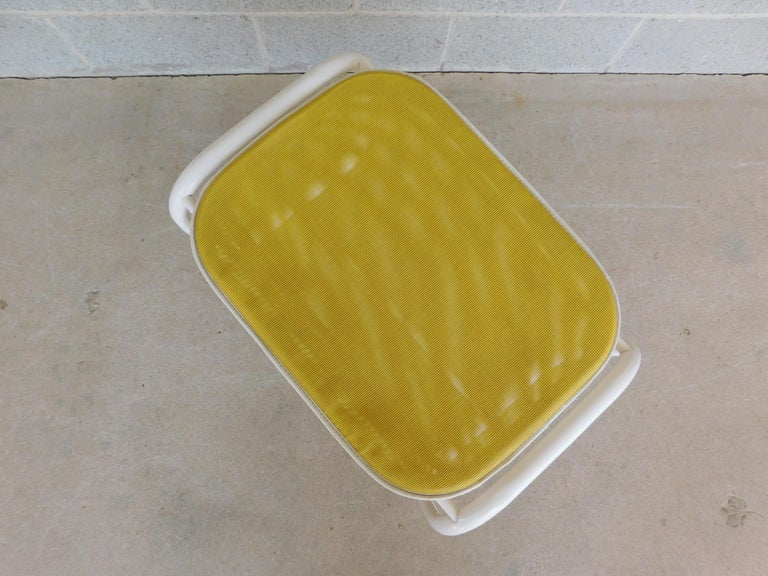 Samsonite Vintage Mid-Century Modern Rocking Chair and Foot Stool For ...