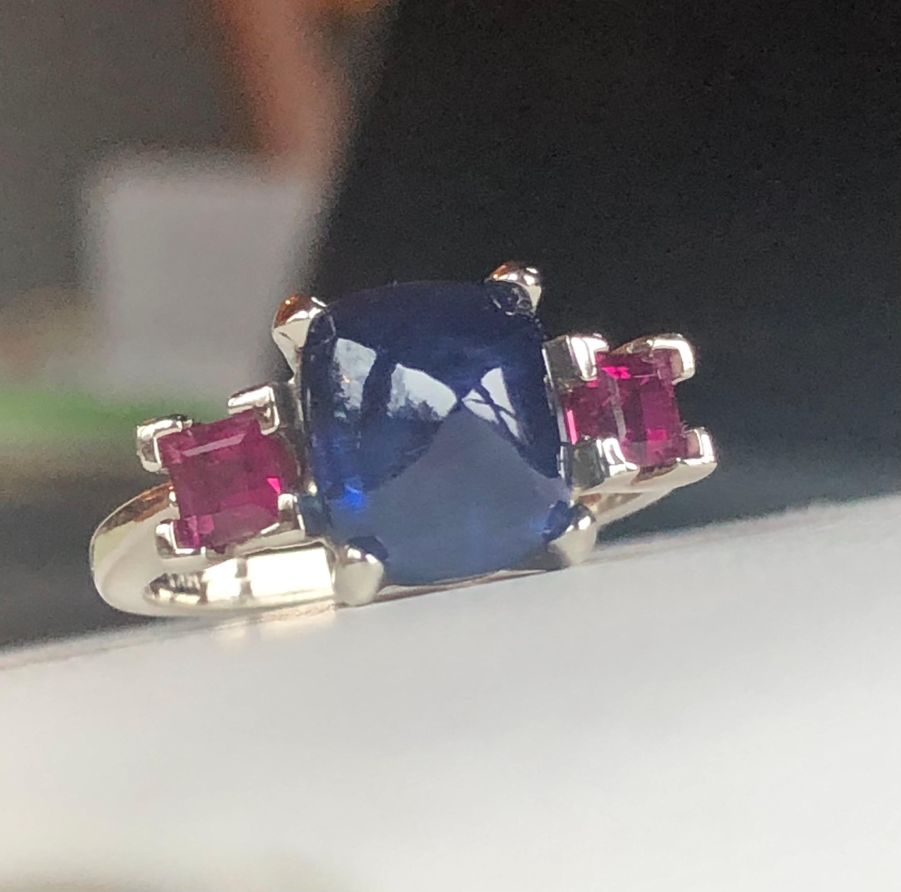 Sugar Loaf Sapphire and Ruby Ring White Gold For Sale at 1stDibs