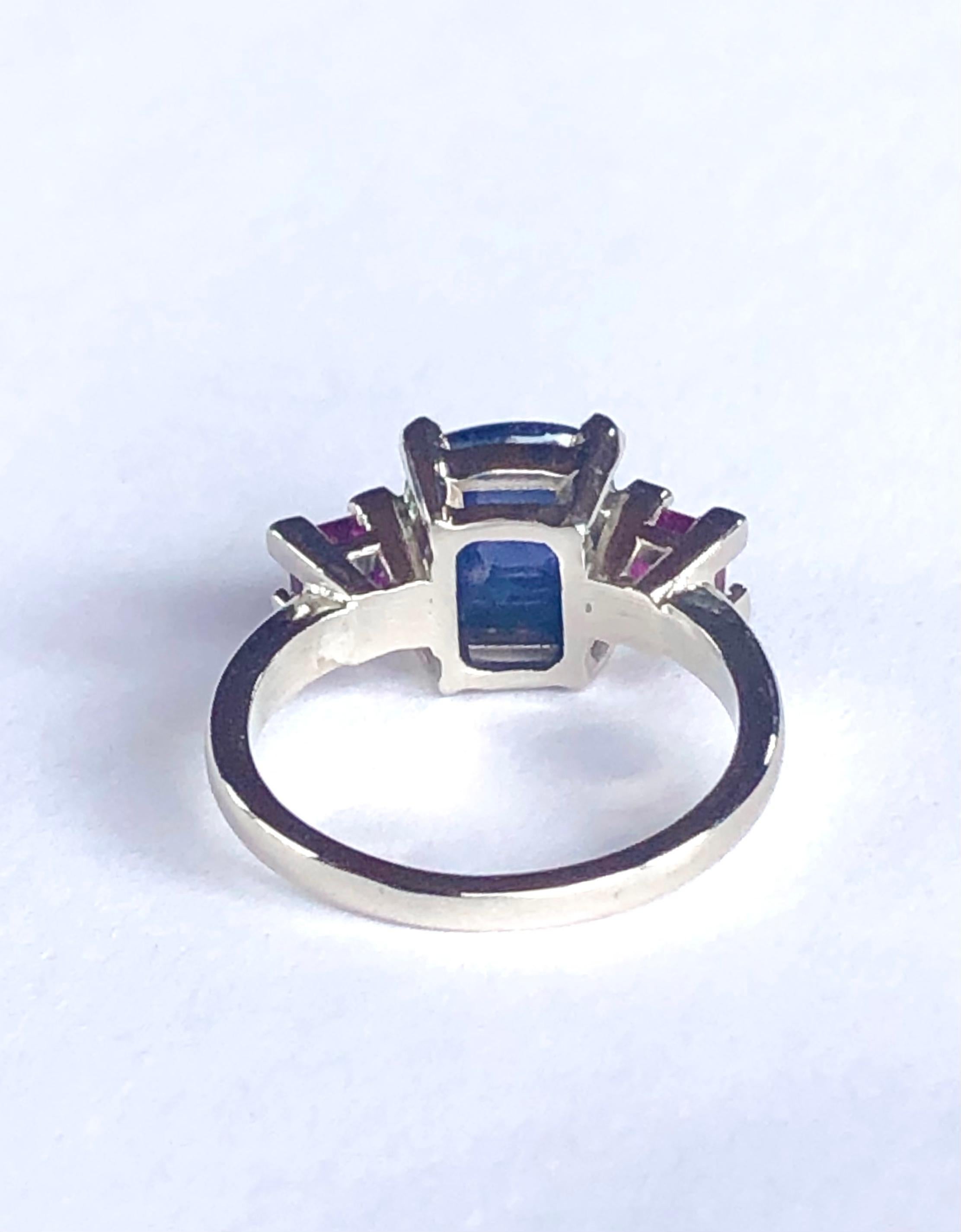 Sugar Loaf Sapphire and Ruby Ring White Gold For Sale at 1stDibs