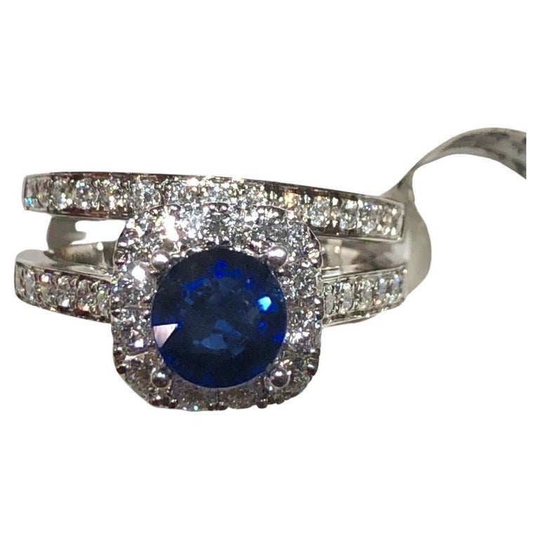 Sapphire Center Stone and Diamond Wedding Set For Sale at 1stDibs